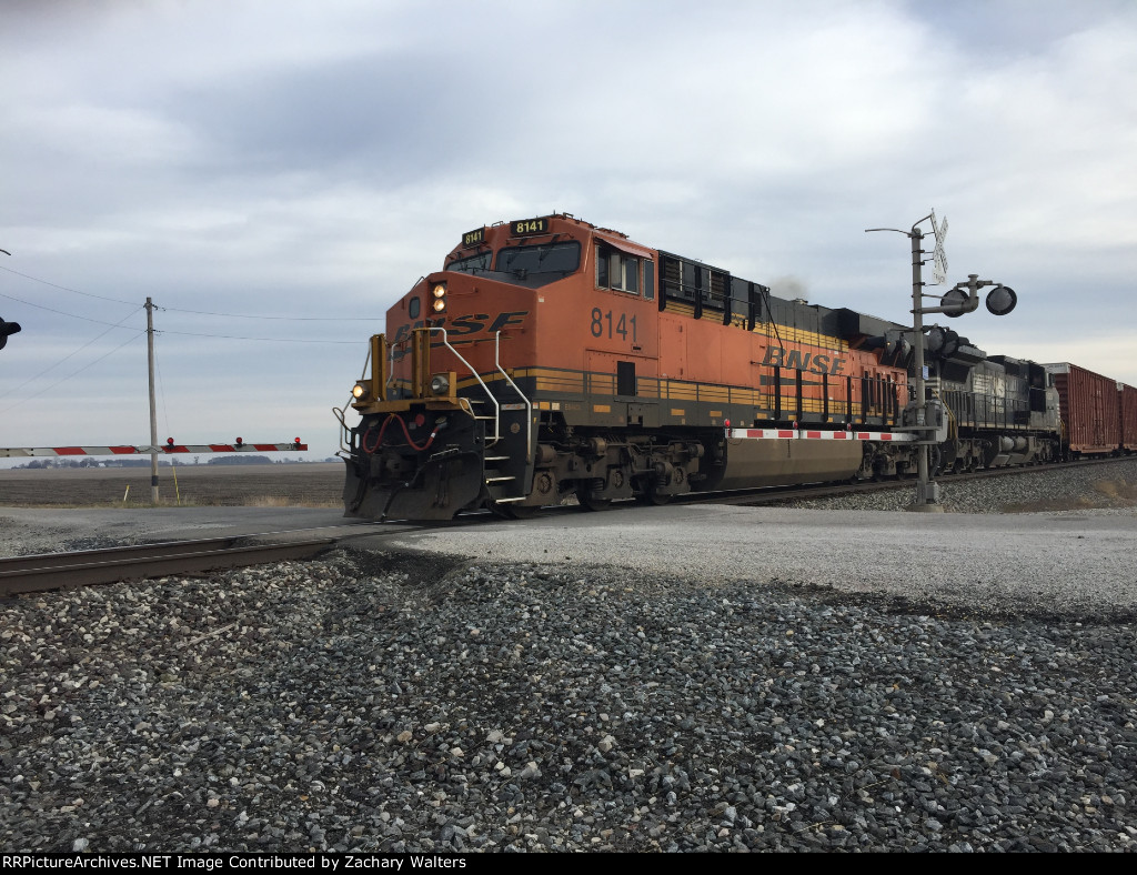 BNSF 8141 NS 8325